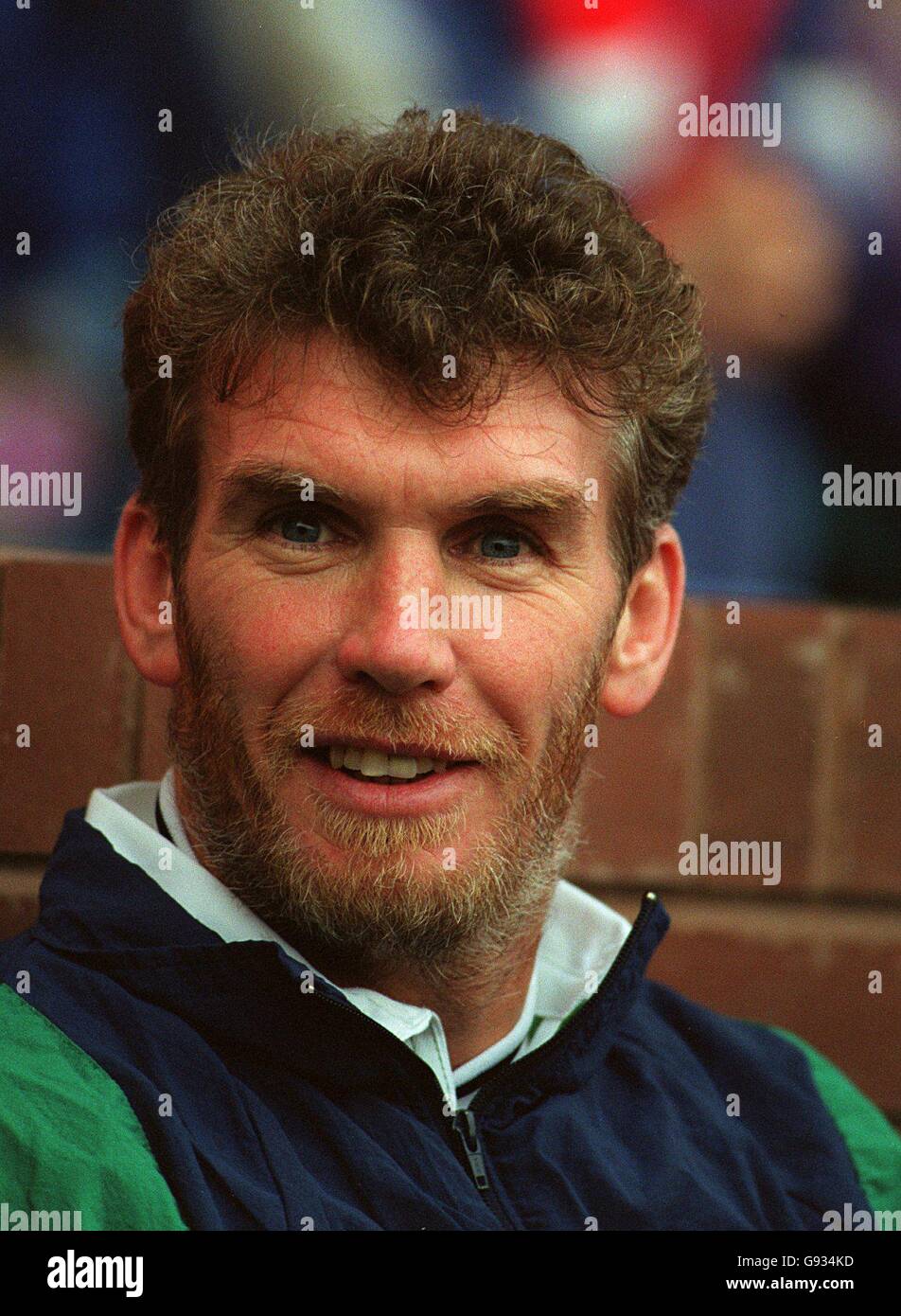 Peter withe aston villa hi-res stock photography and images - Alamy