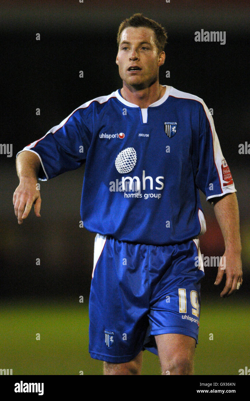 Gillingham neil harris hi-res stock photography and images - Alamy