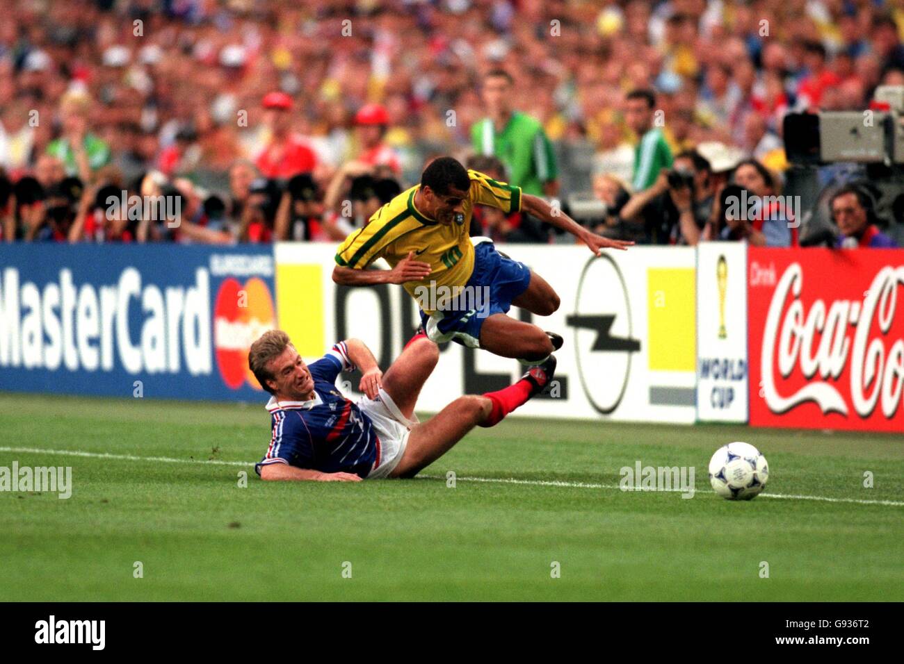 Soccer - World Cup France 98 - Final - Brazil v France Stock Photo - Alamy