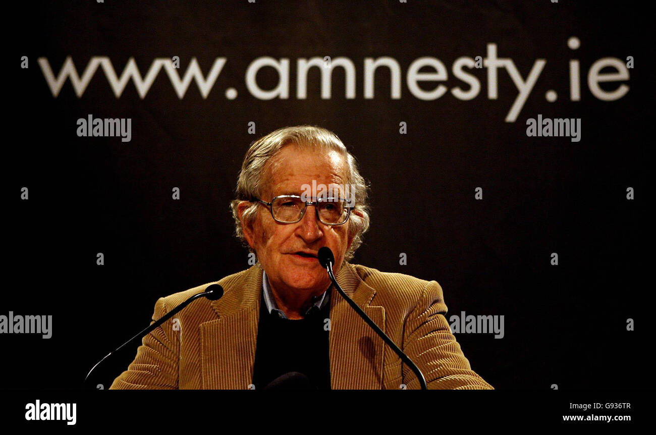 Professor Noam Chomsky delivers the Amnesty International Lecture on ...
