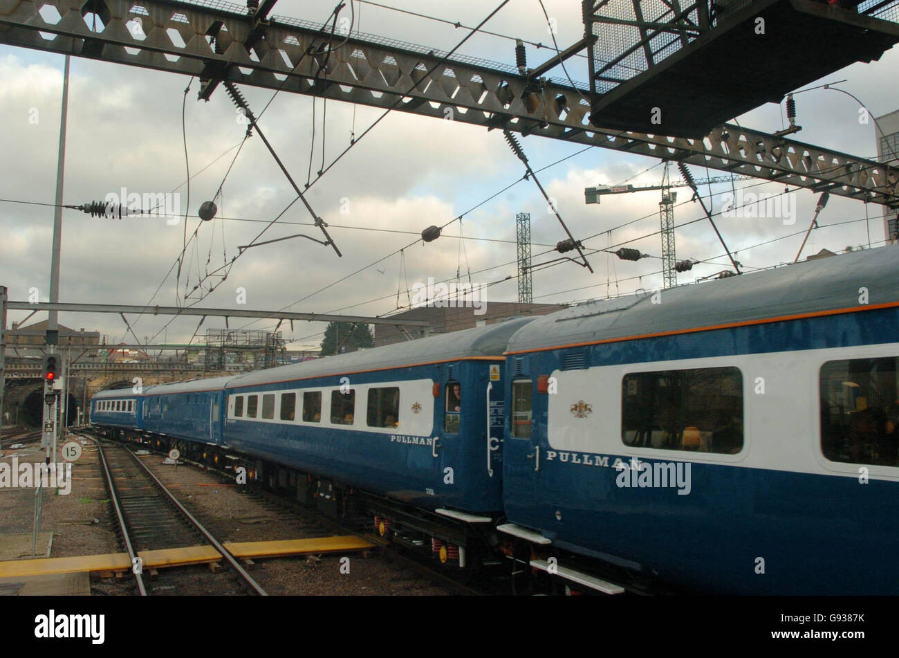 Pullman livery hi-res stock photography and images - Alamy