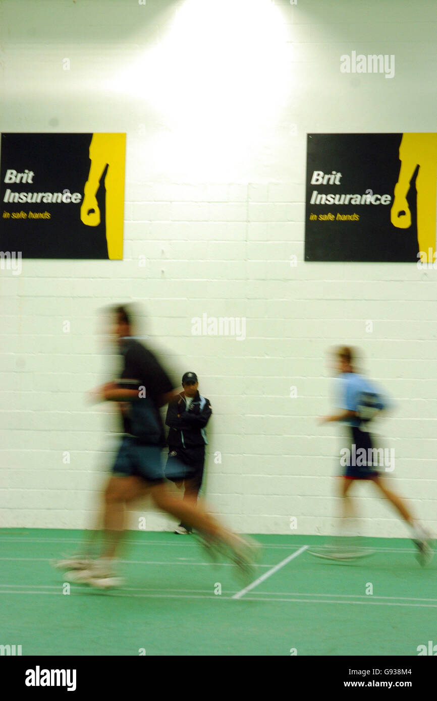 Surrey players in pre season training hi-res stock photography and ...