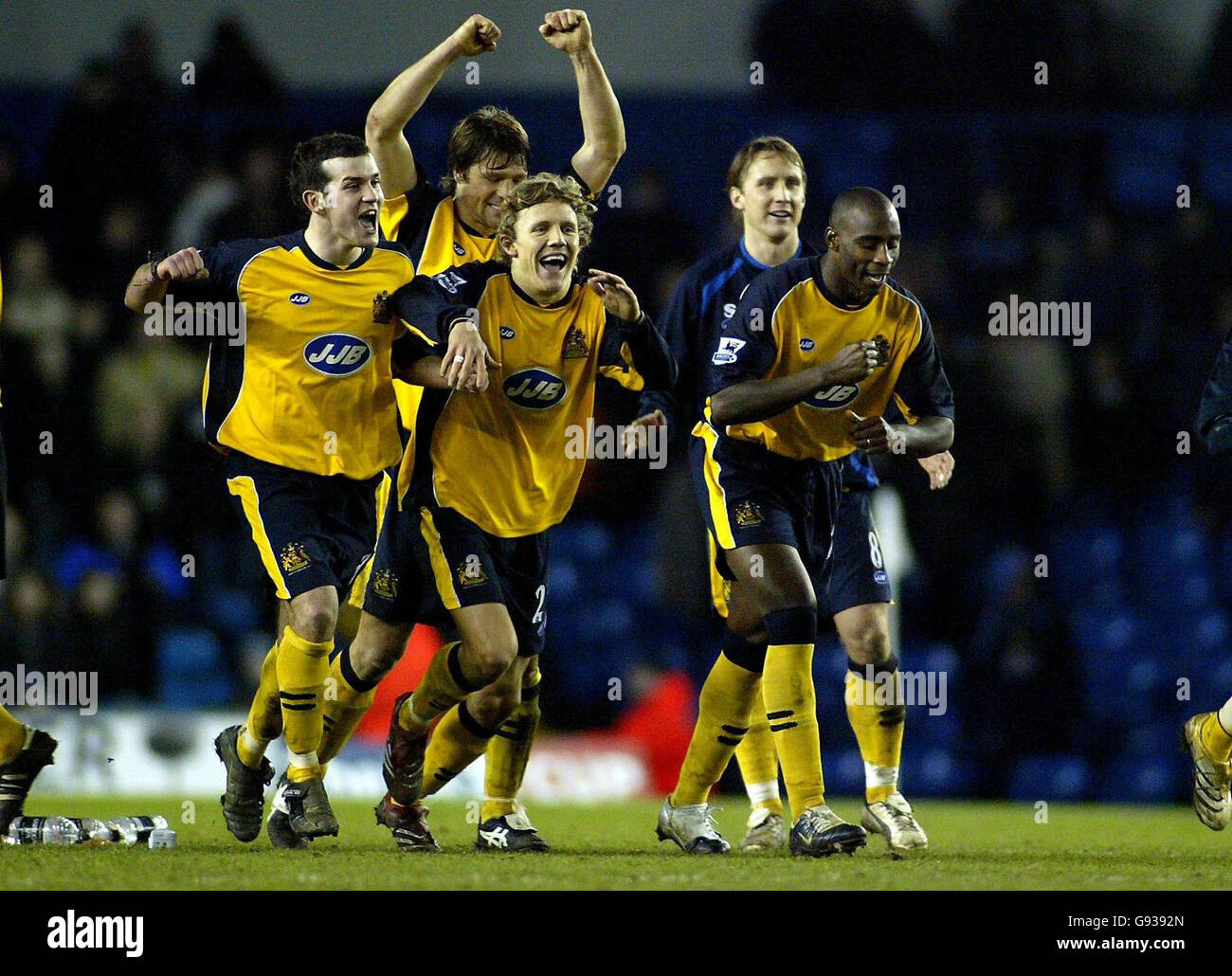 Leeds united celebrate winning the fa cup hi-res stock photography and ...