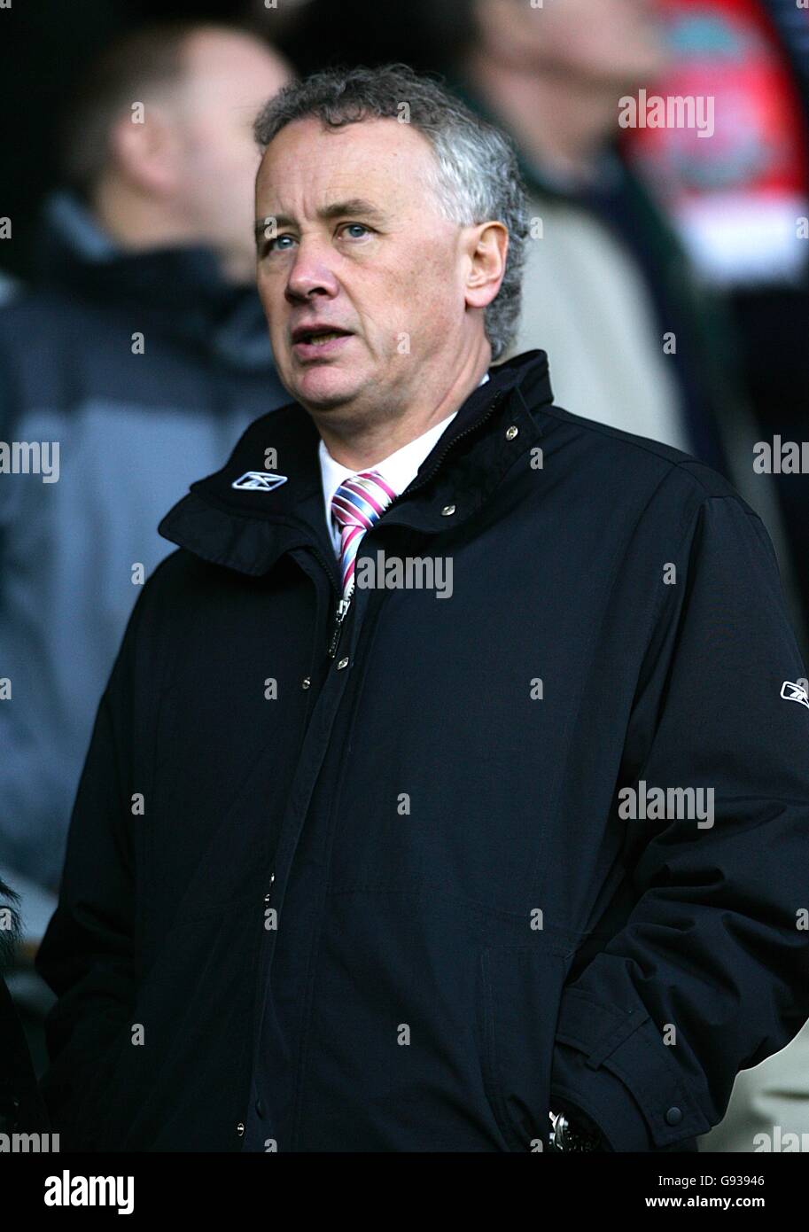 Tottenham hotspur chief executive hi-res stock photography and images ...