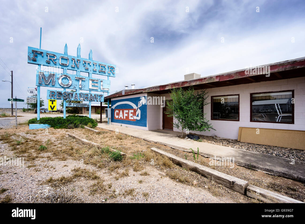 TRUXTON, ARIZONA, USA - JUNE 10, 2016: abandoned Frontier Motel and ...
