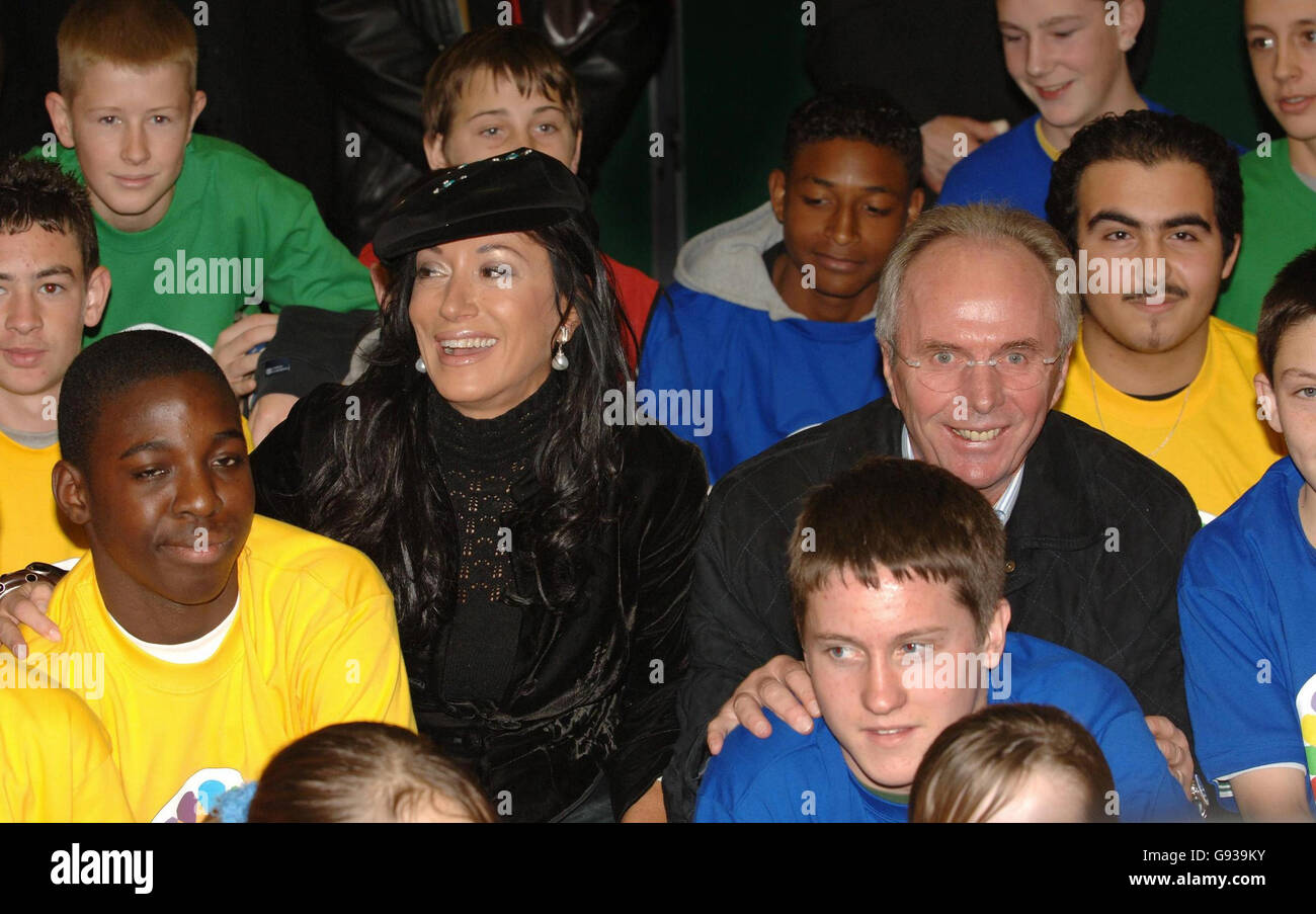 News world football reporter hi-res stock photography and images - Alamy