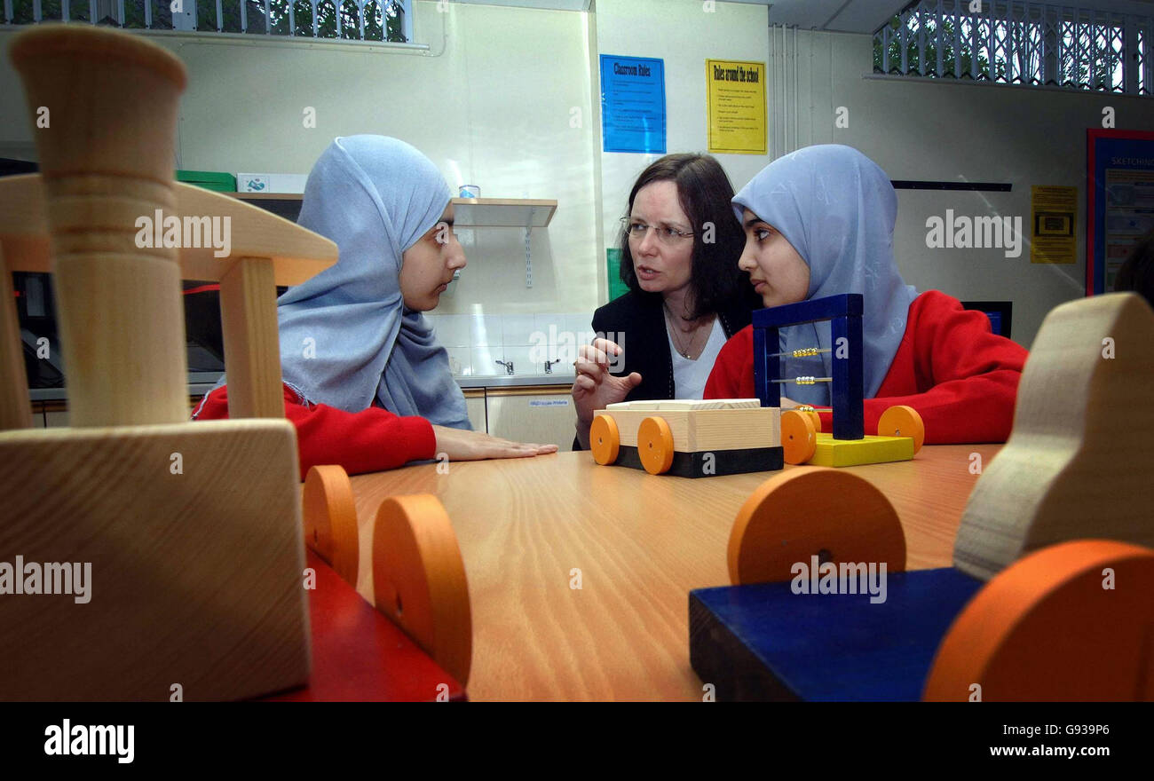 See pa story education tables hi-res stock photography and images - Alamy