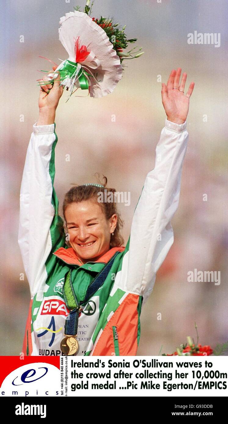 Irelands sonia osullivan waves crowd collecting 10 hi-res stock ...