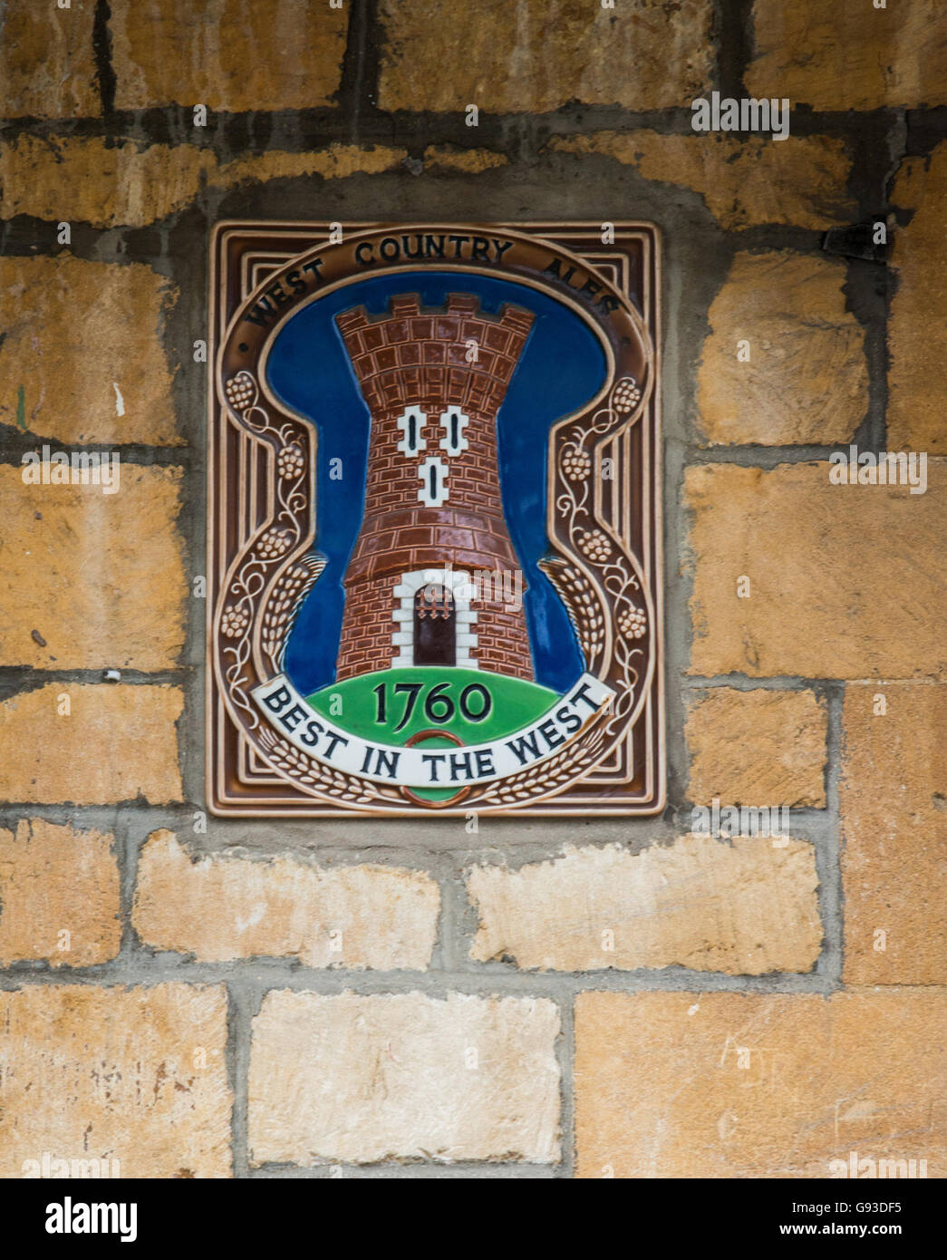 Old pub sign hi-res stock photography and images - Alamy