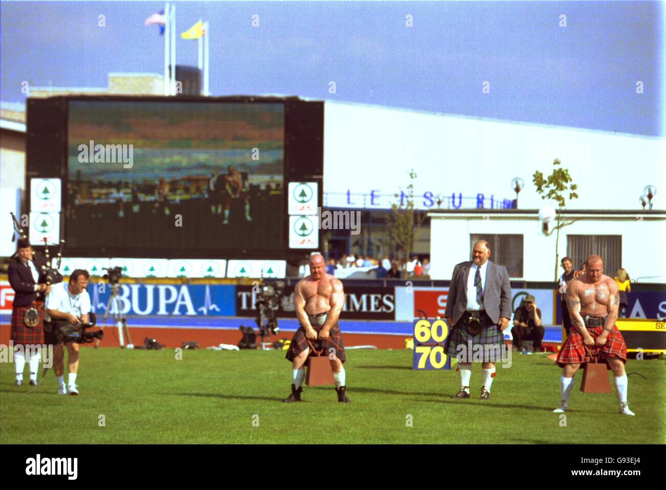 Competitors in scotlands strongest man competition hi-res stock ...