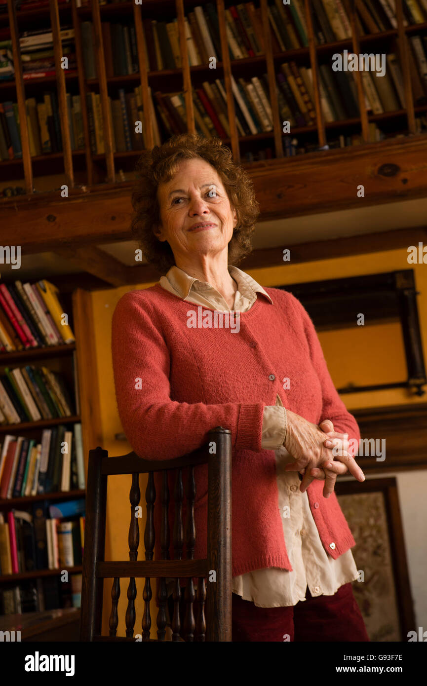 Elizabeth luard hi-res stock photography and images - Alamy