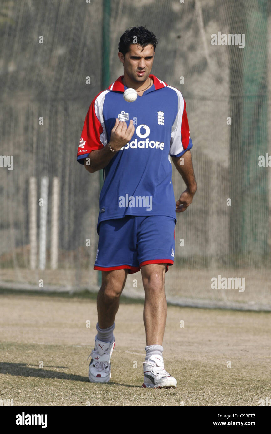 England's Vikram Solanki prepares to start a nets practice session at ...