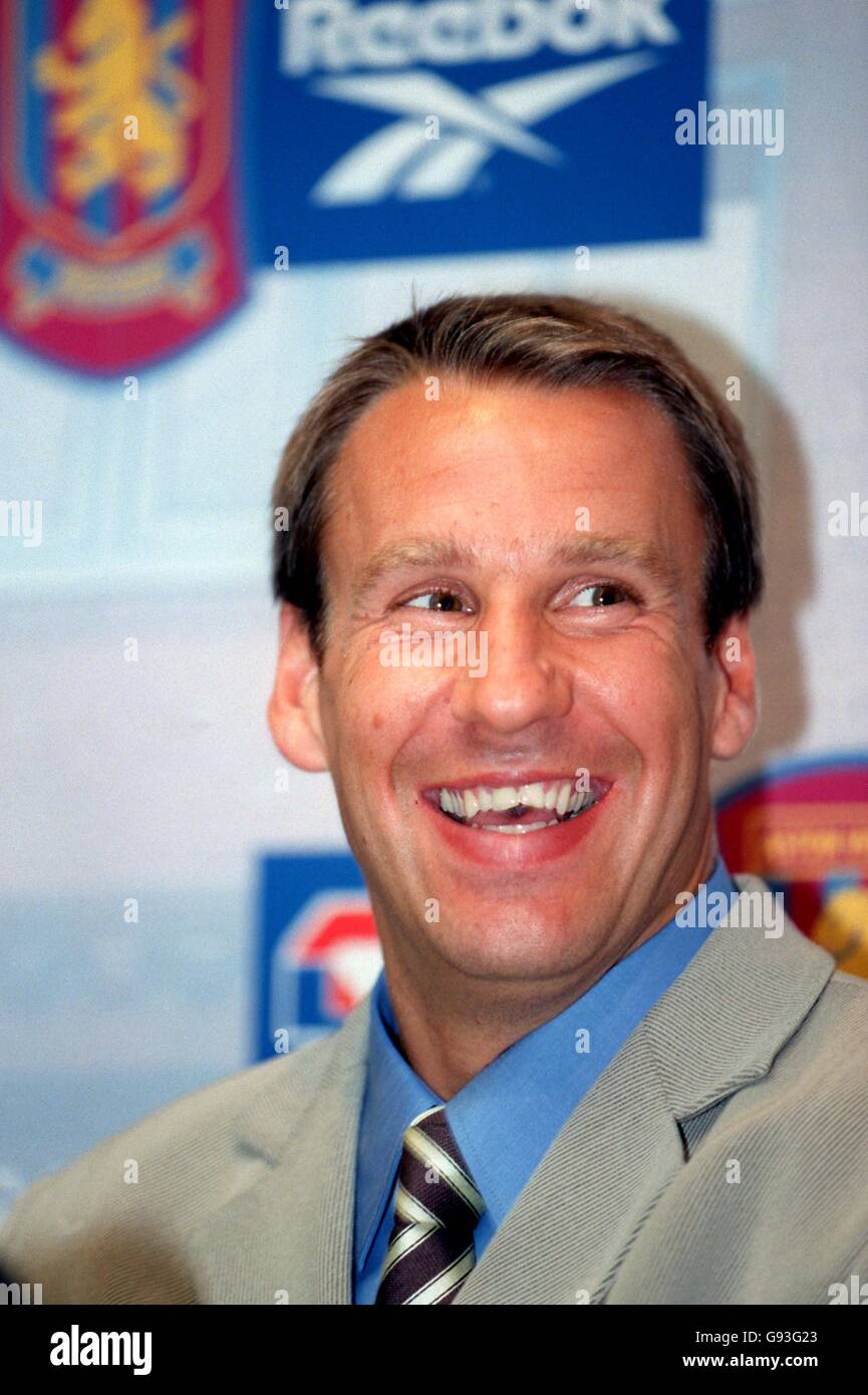 Paul merson signs for aston villa hi-res stock photography and images ...