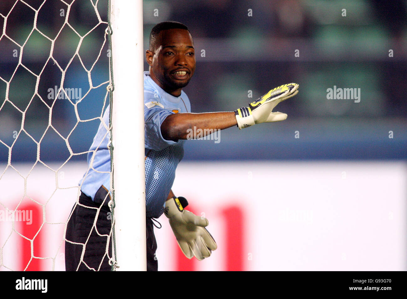 Congo goalkeeper hi-res stock photography and images - Alamy