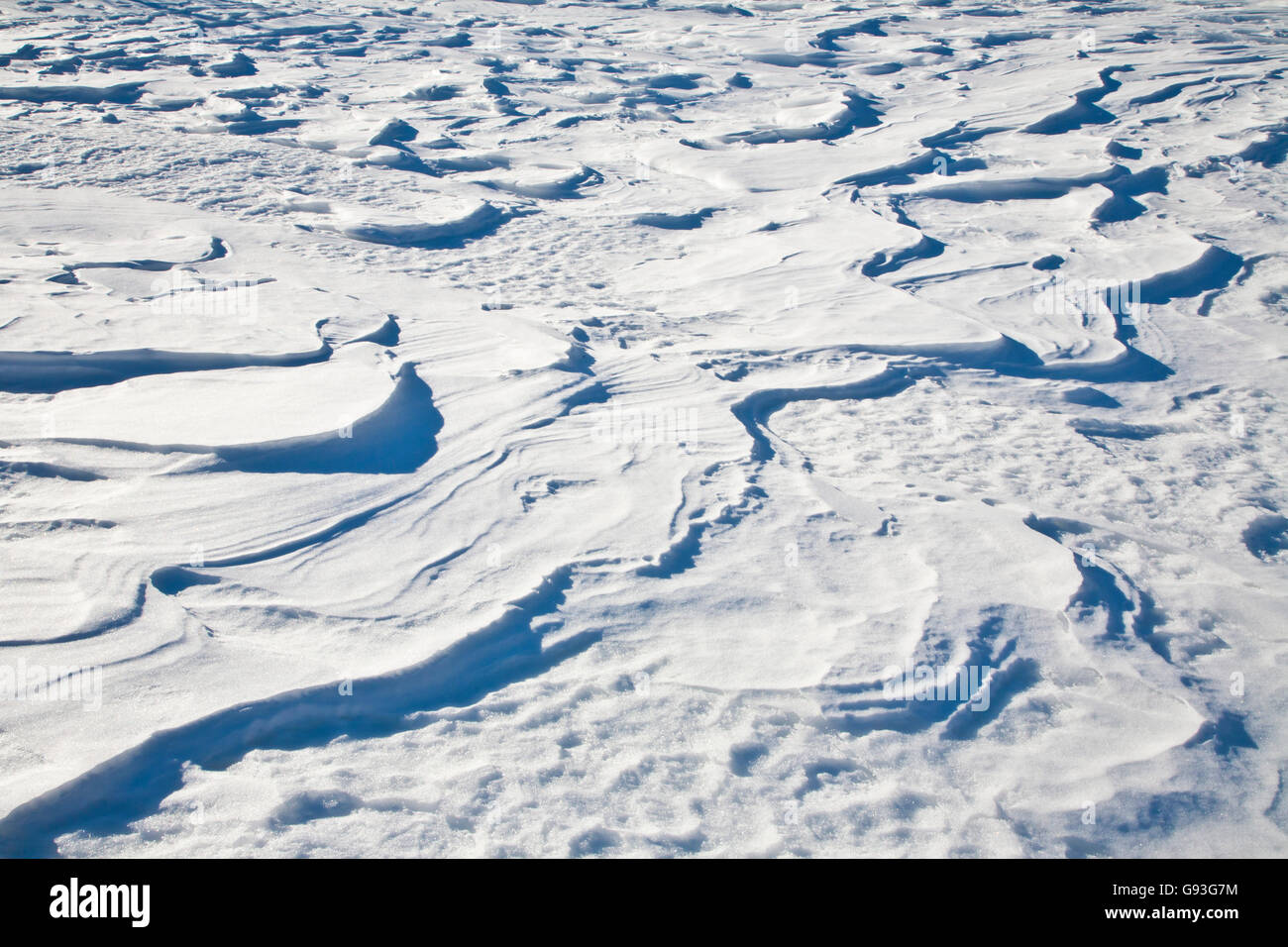 Wavy snow hi-res stock photography and images - Alamy