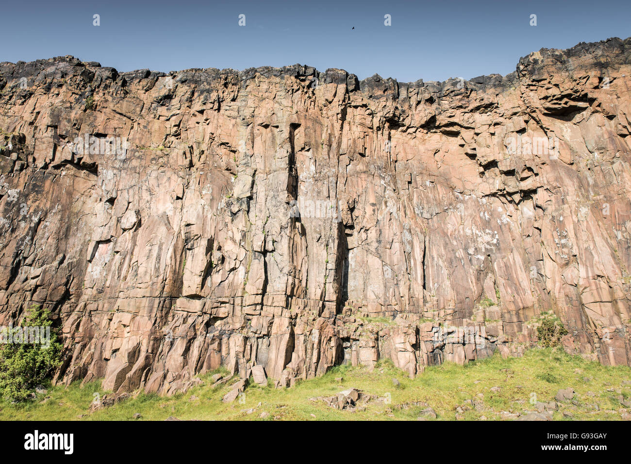 Edinburgh rocks hi-res stock photography and images - Alamy