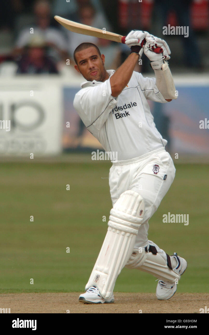 Cricket - Frizzell County Championship - Division One - Essex v ...