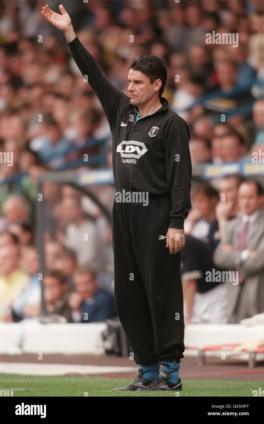 Aston villa manager john gregory hi-res stock photography and images ...