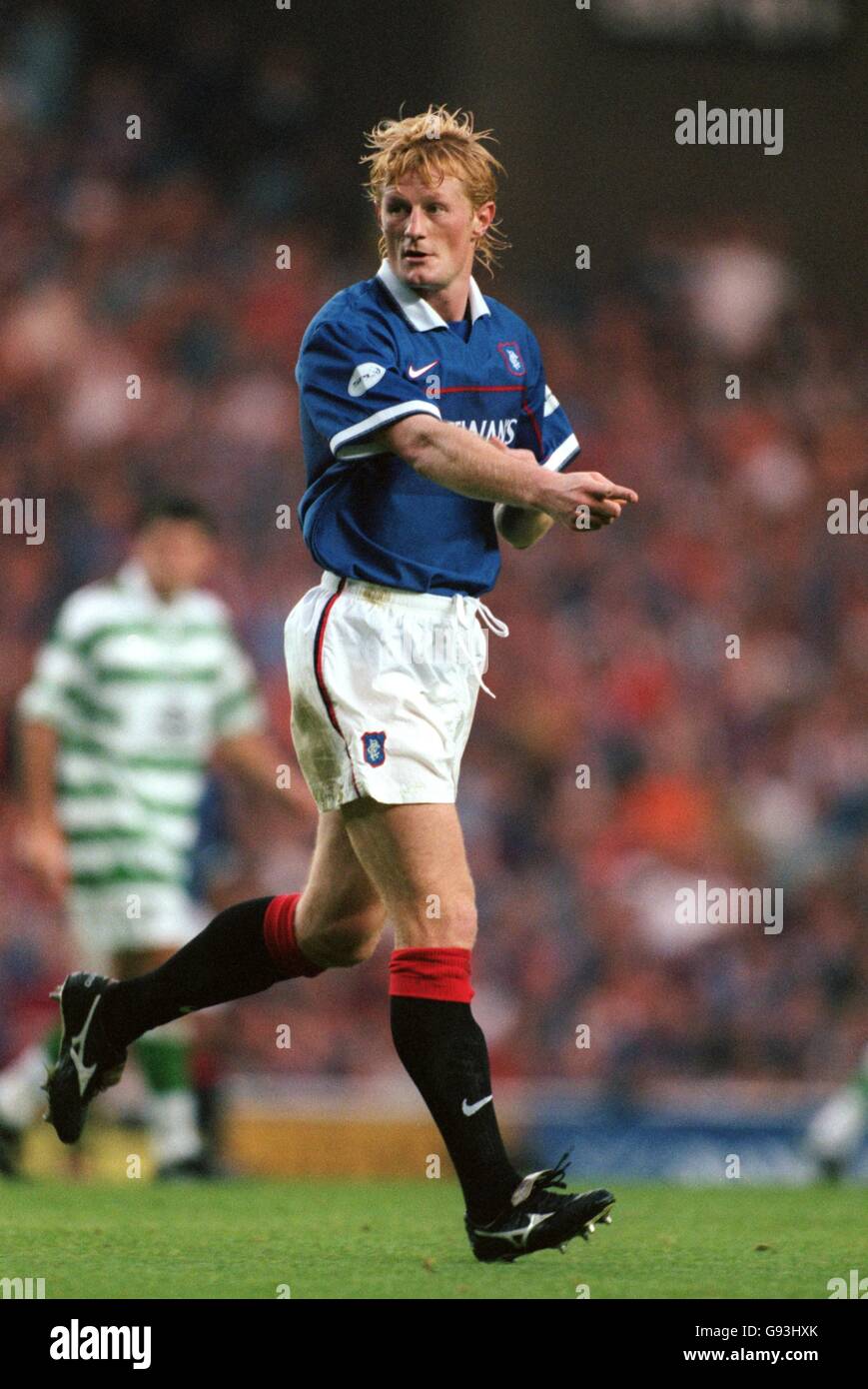 Rangers colin hendry orchestrates the play hi-res stock photography and ...