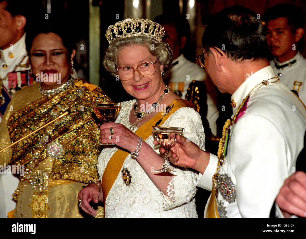 Royalty - Queen Elizabeth II State Visit to Thailand Stock Photo - Alamy Royalty - Queen Elizabeth II State Visit to Thailand Stock Photo - Alamy