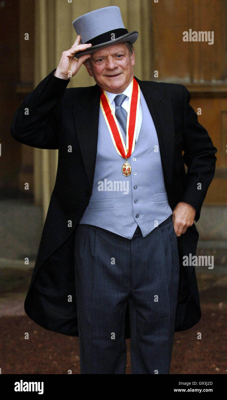 PA file image dated Thursday December 1 2005 showing actor Sir David ...