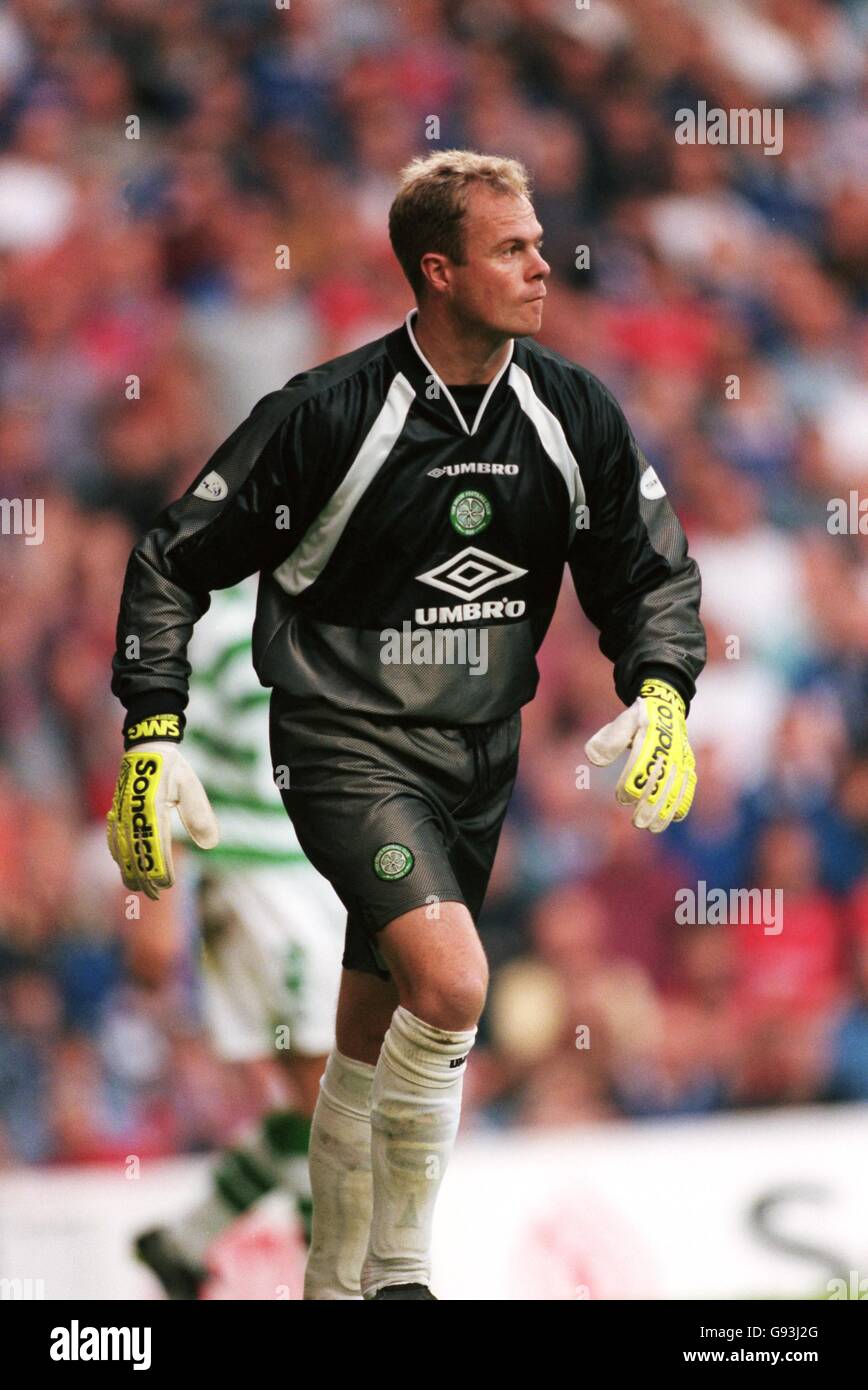 Celtics goalkeeper jonathan gould hi-res stock photography and images ...