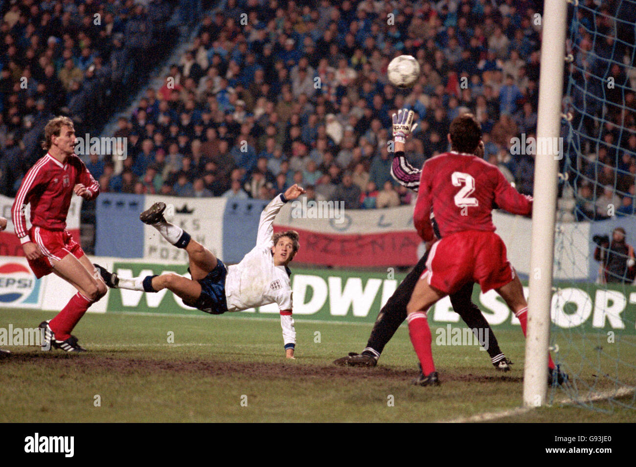 England's Gary Lineker scores the goal that takes his team through to ...