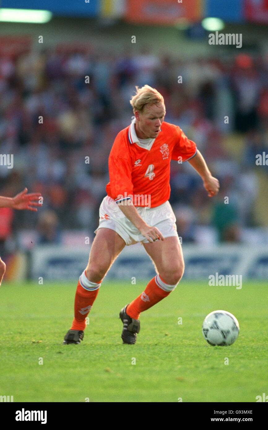 Ronald koeman 1992 final hi-res stock photography and images - Alamy
