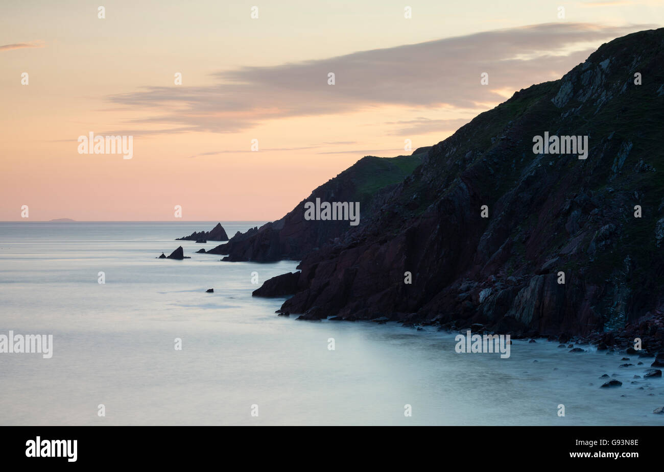 Cliff top view hi-res stock photography and images - Alamy