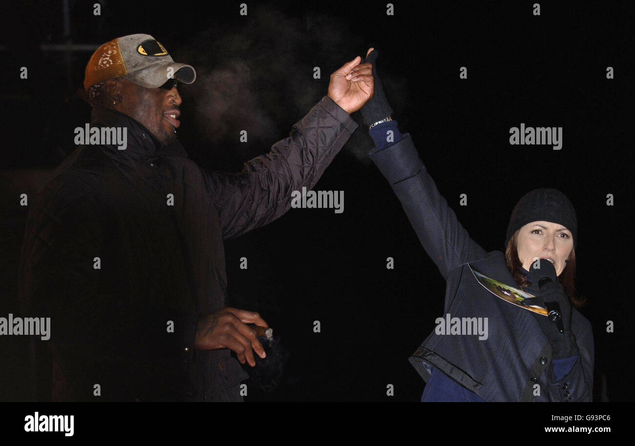 Dennis rodman becomes fifth person hi-res stock photography and images ...