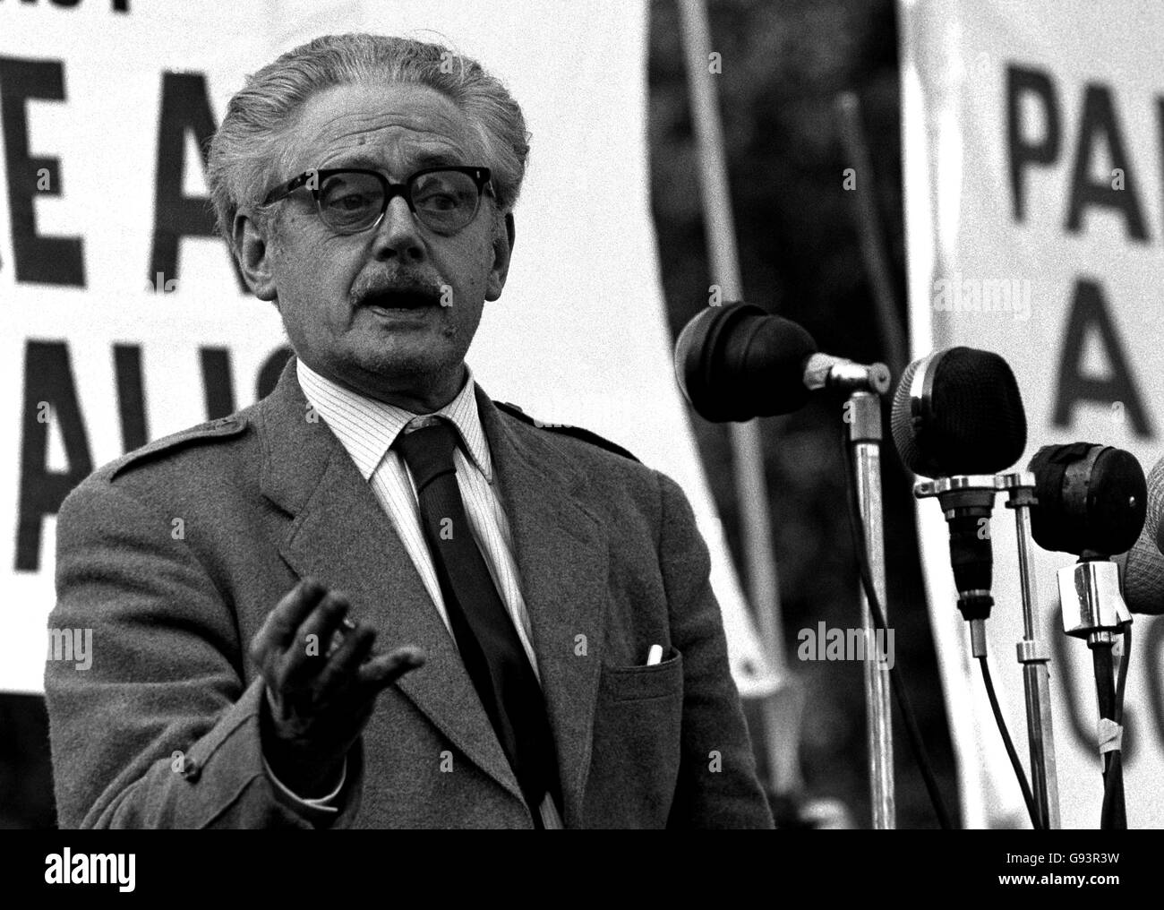 Dr Christophr Murray Grieve - Scottish poet Hugh MacDiarmid - speaking ...