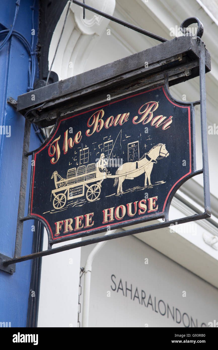 Bow bar hi-res stock photography and images - Alamy