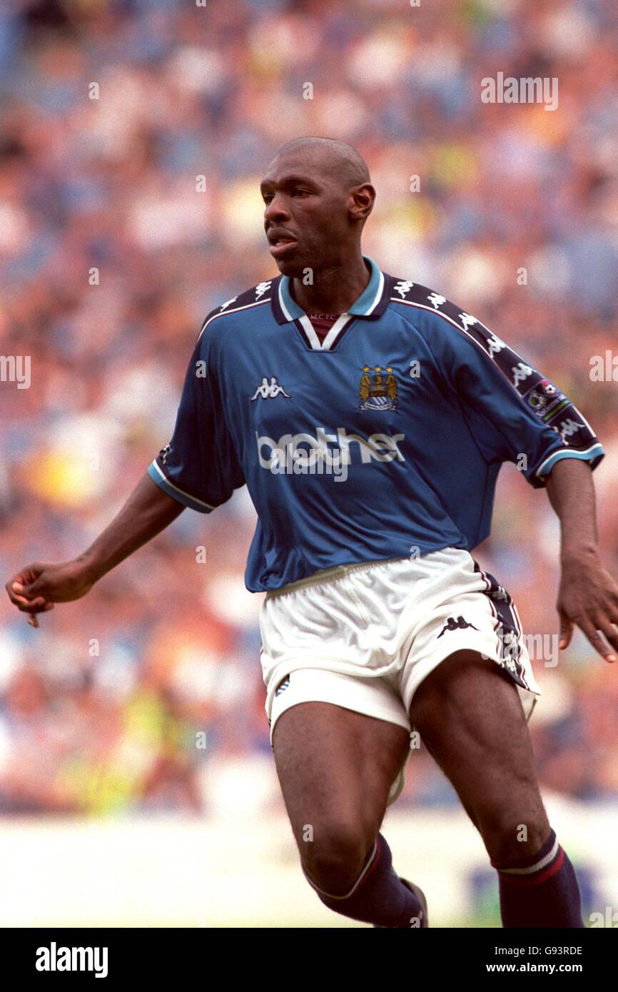 Manchester citys shaun goater hi-res stock photography and images - Alamy