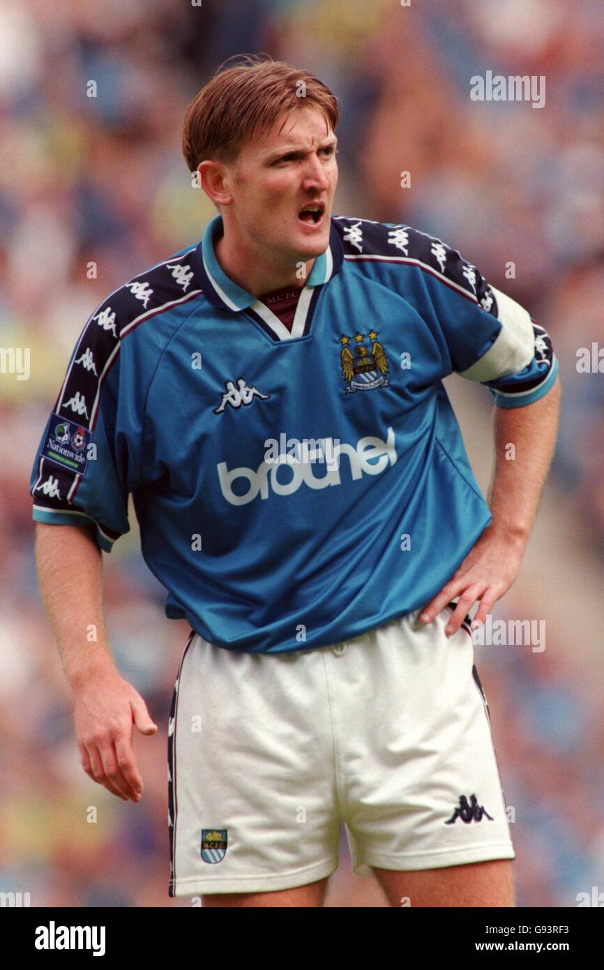 Manchester city captain jamie pollock hi-res stock photography and ...