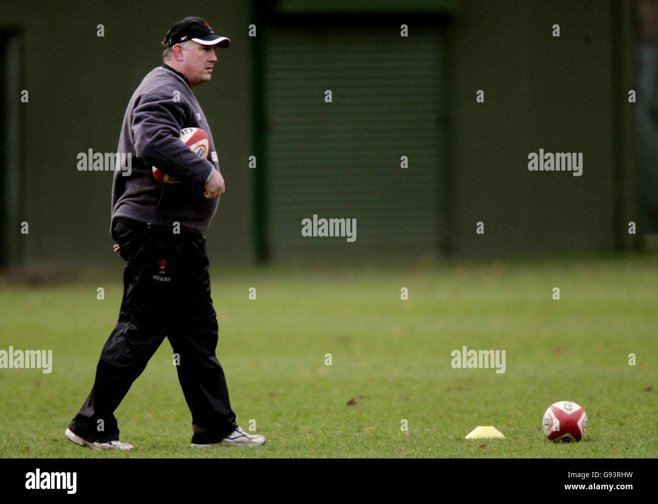 Wales coach mike ruddock directs training at sophia gardens hi-res ...