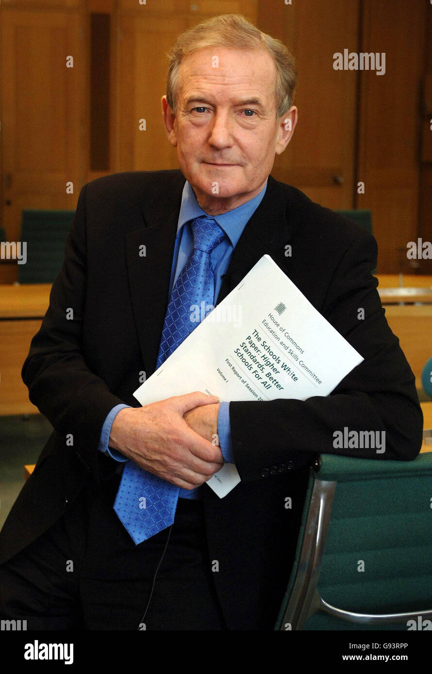 See pa story education report hi-res stock photography and images - Alamy