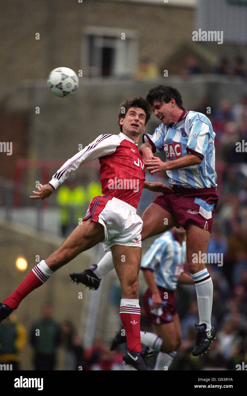 Tony gale west ham hi-res stock photography and images - Alamy