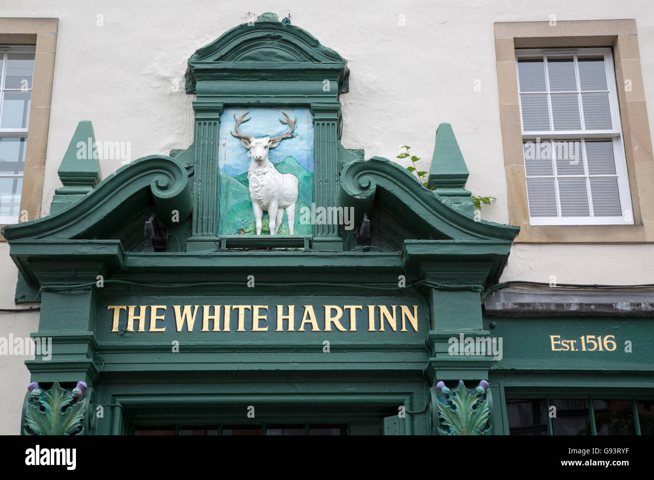 The white hart inn pub sign hi-res stock photography and images - Alamy