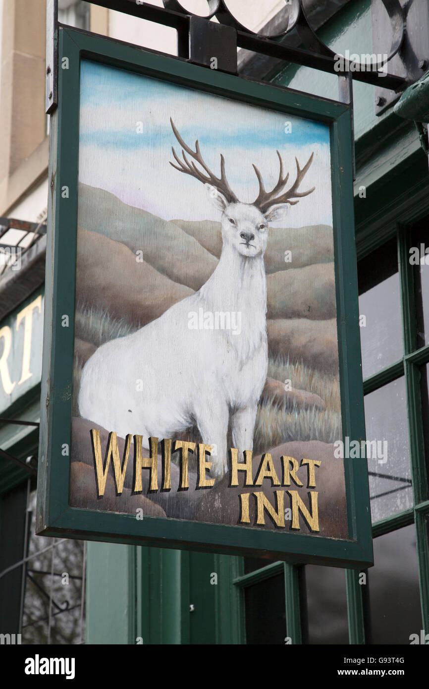 The white hart inn pub sign hi-res stock photography and images - Alamy