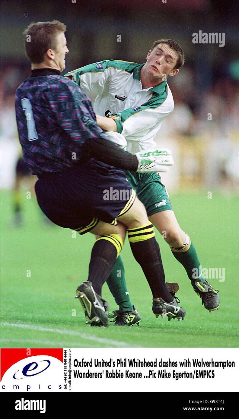 Oxford united goalkeeper phil whitehead hi-res stock photography and ...