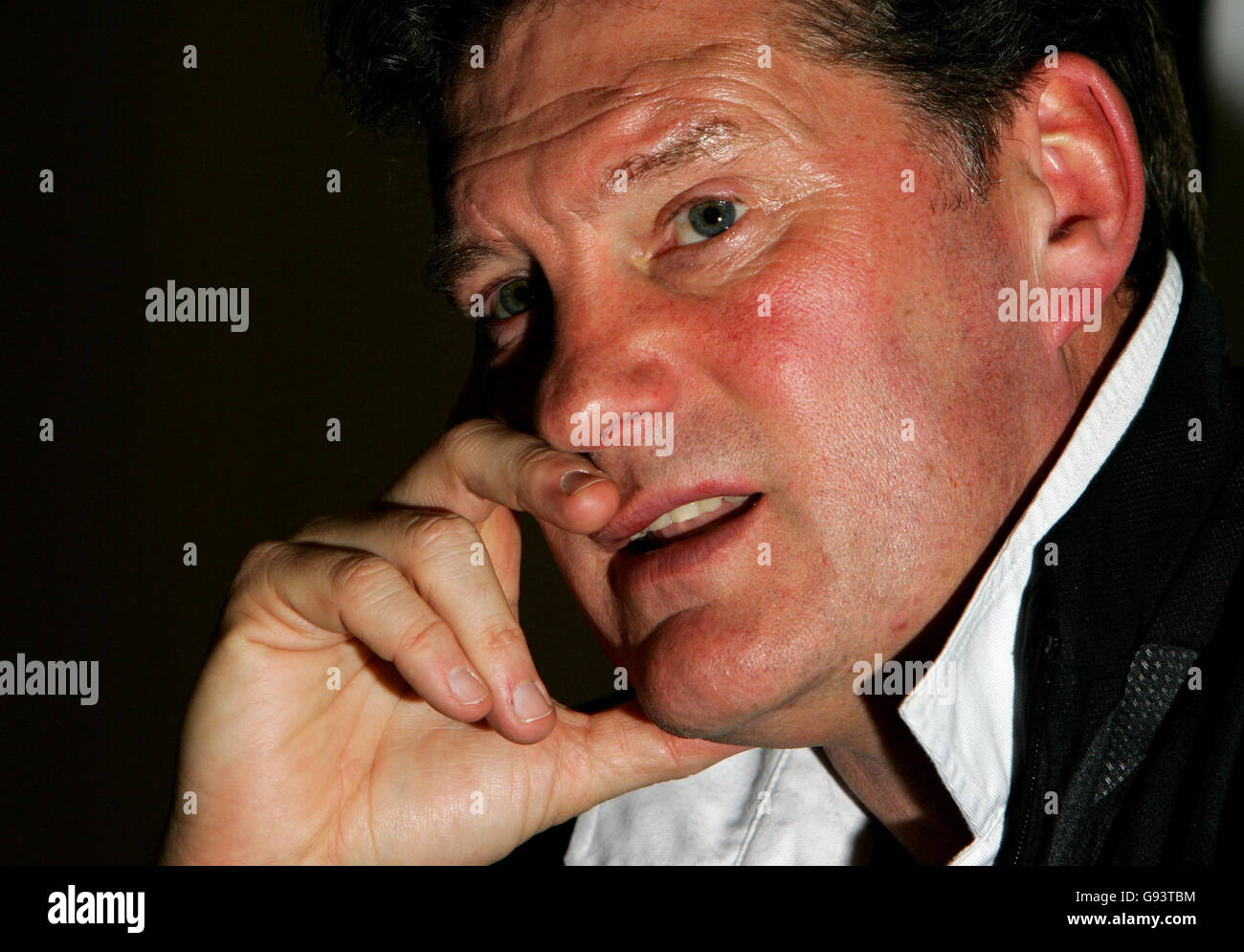 Wolves glenn hoddle hi-res stock photography and images - Alamy