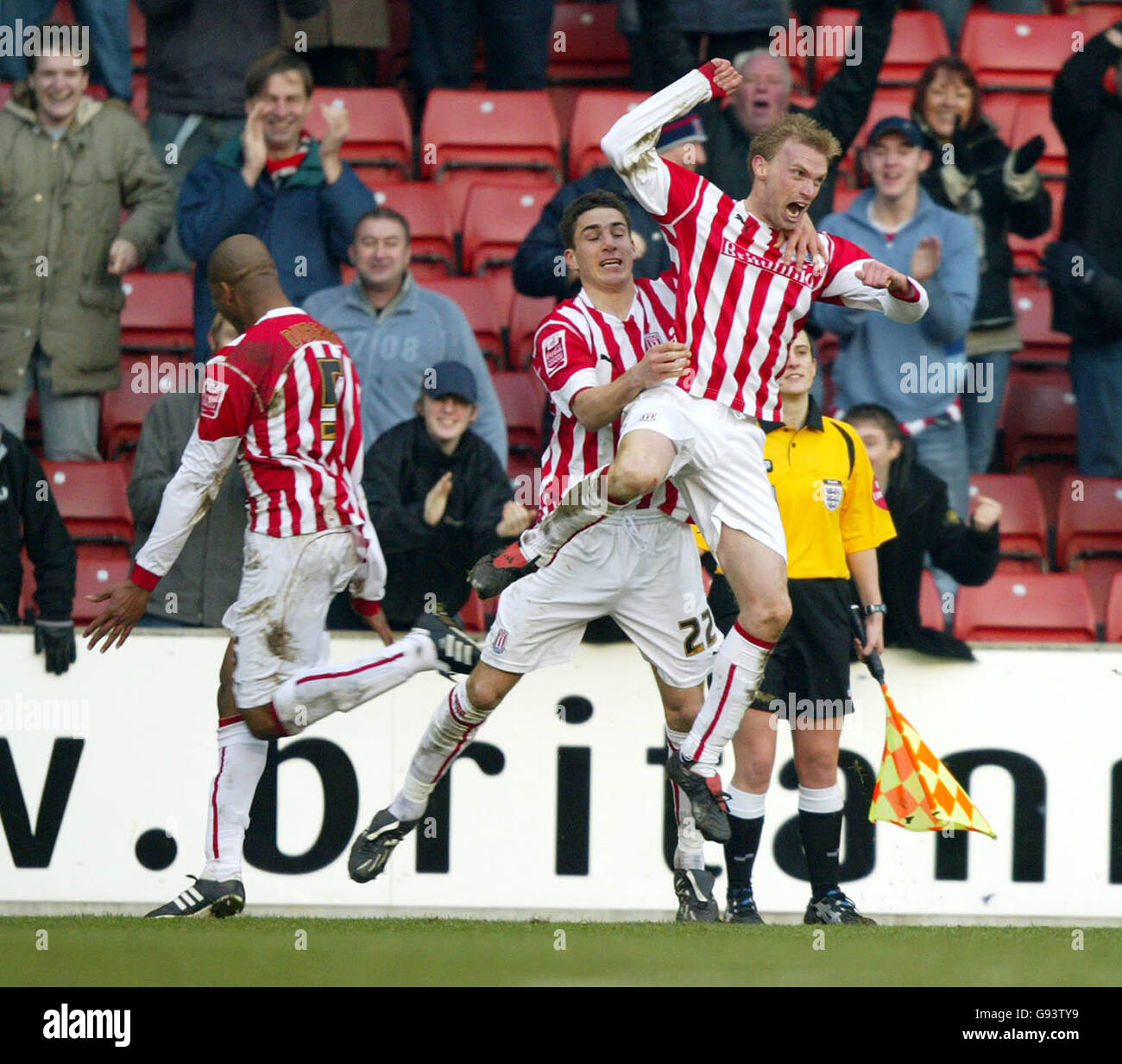 Stoke citys luke chadwick celebrates his goal hi-res stock photography ...