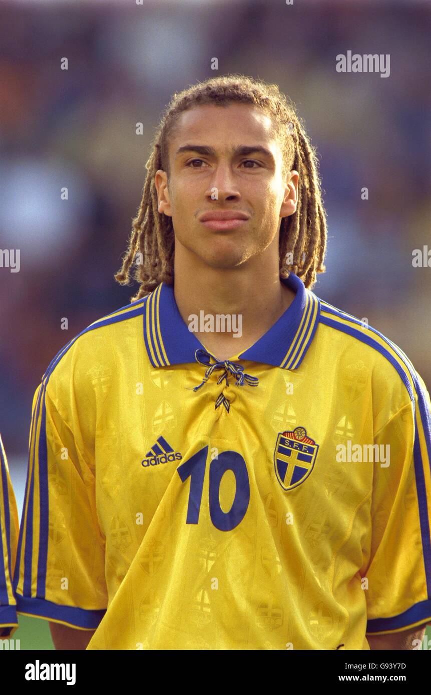 Soccer - Euro 2000 Qualifier - Group 5 - Sweden v England. Henrik ...