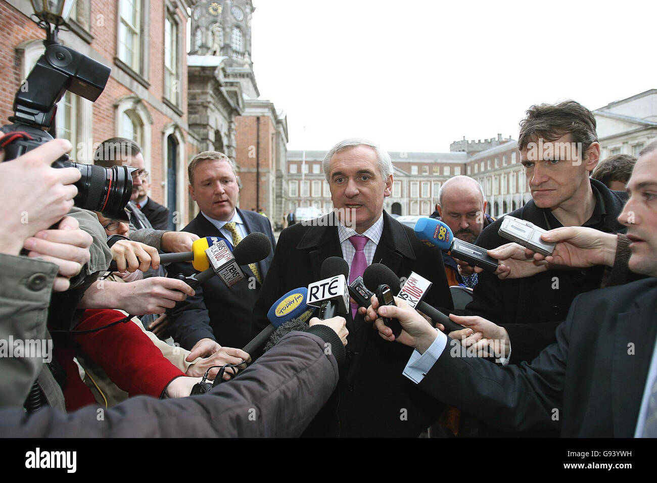 Julien behal pa pa irish file south hi-res stock photography and images ...