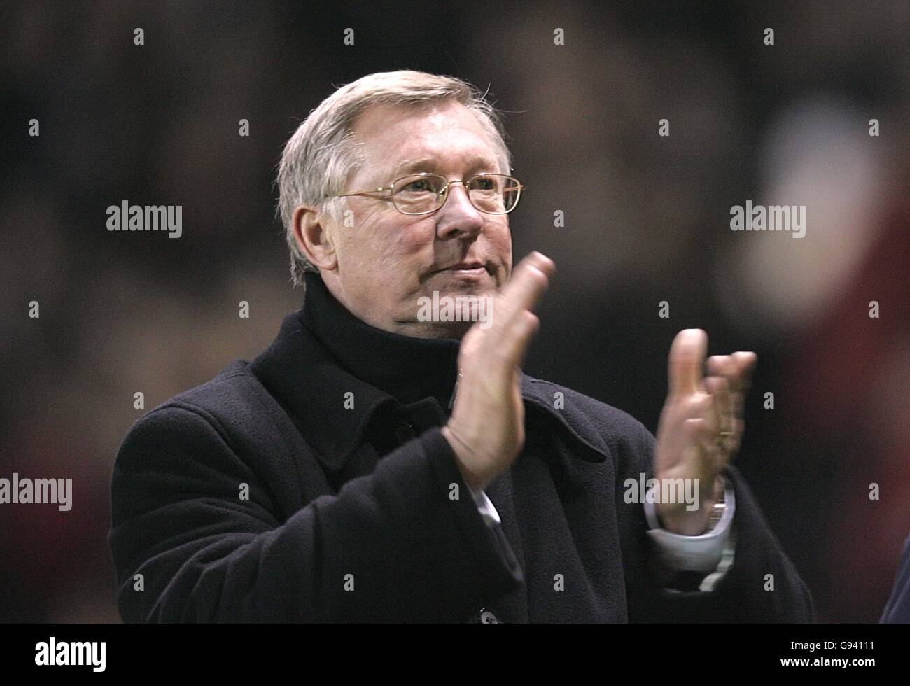 Sir alex ferguson old trafford pitch hi-res stock photography and ...