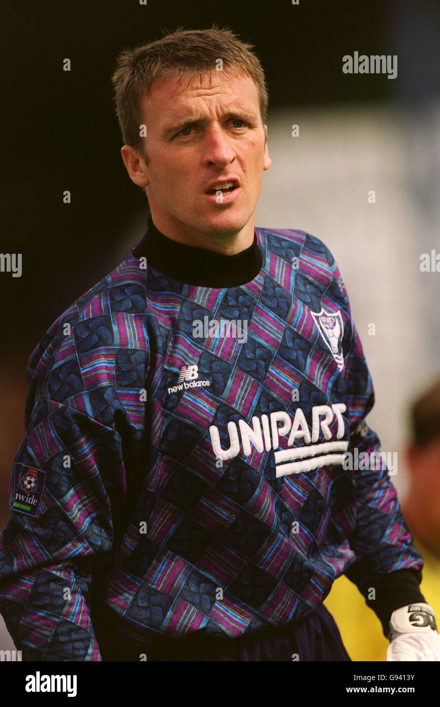 Oxford united goalkeeper phil whitehead hi-res stock photography and ...