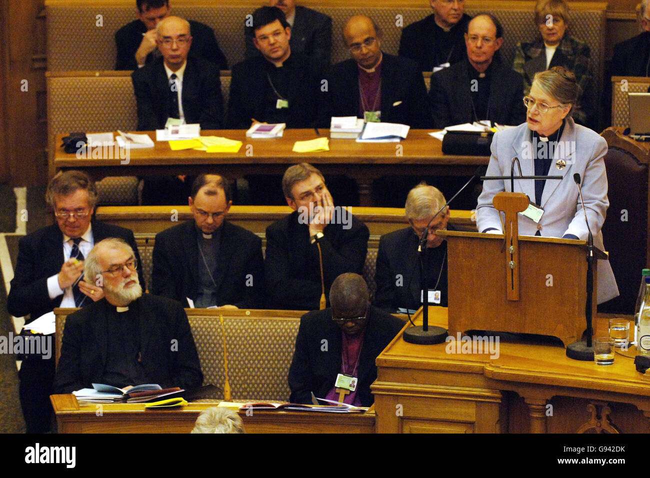 Religon bishop hi-res stock photography and images - Alamy