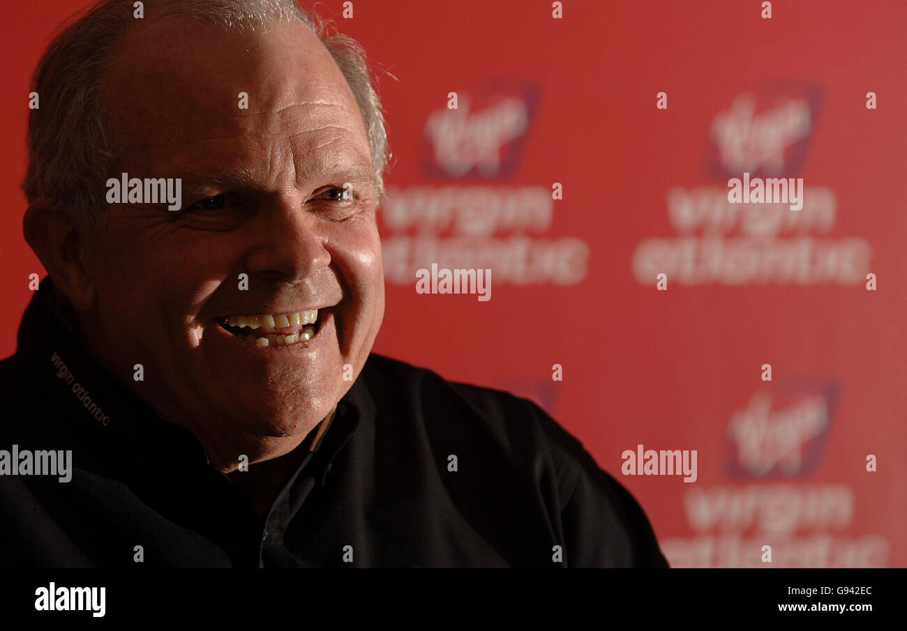 American adventurer Steve Fossett speaks to the media at NASA's Kennedy ...
