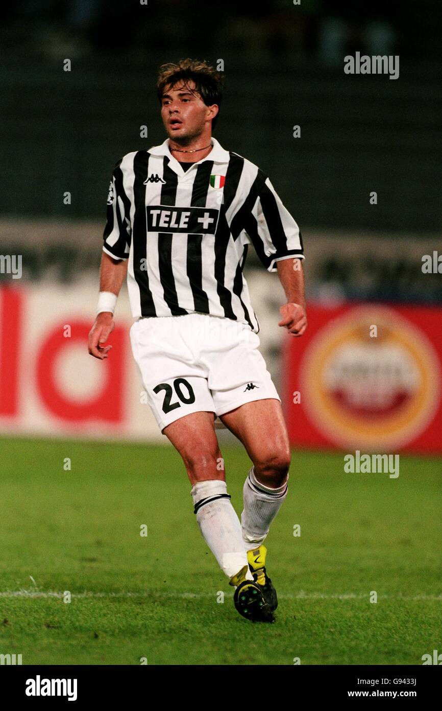 Juventus alessio tacchinardi hi-res stock photography and images - Alamy