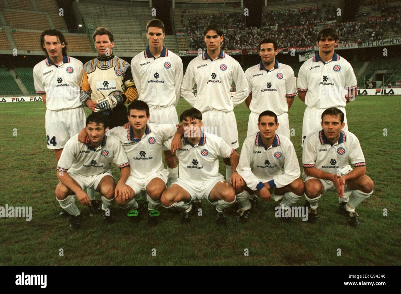 Team split hi-res stock photography and images - Alamy